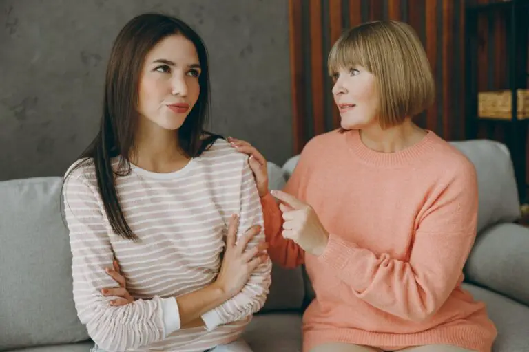 People Who Curse Excessively Have These 13 Negative Traits – psychlove.co